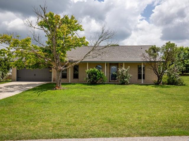 182 Glenvalley Cir, Bandera, TX 78003
