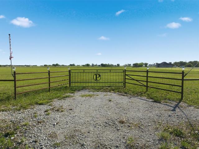 182 Grassy Way, Elm Mott, TX 76640 | MLS #21231 | Compass