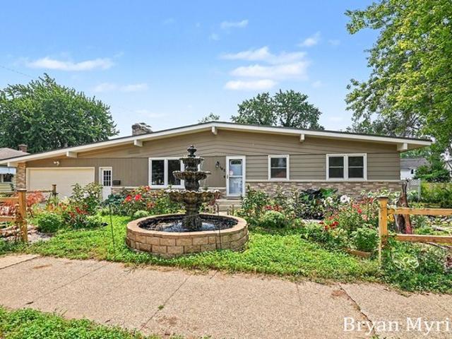 182 E 25th St, Holland, MI 49423
