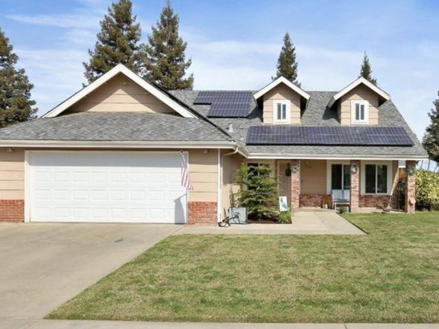 182 E Kennedy Ave, Tulare, CA 93274