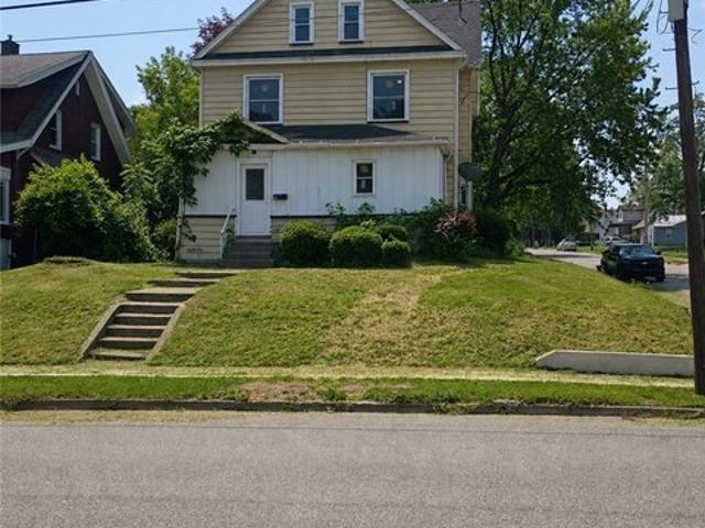 182 Elm St, Struthers, OH 44471