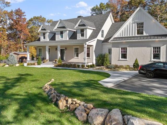 182 Farm Rd E, Wading River, NY 11792