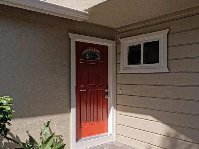 182 Hastings Ave