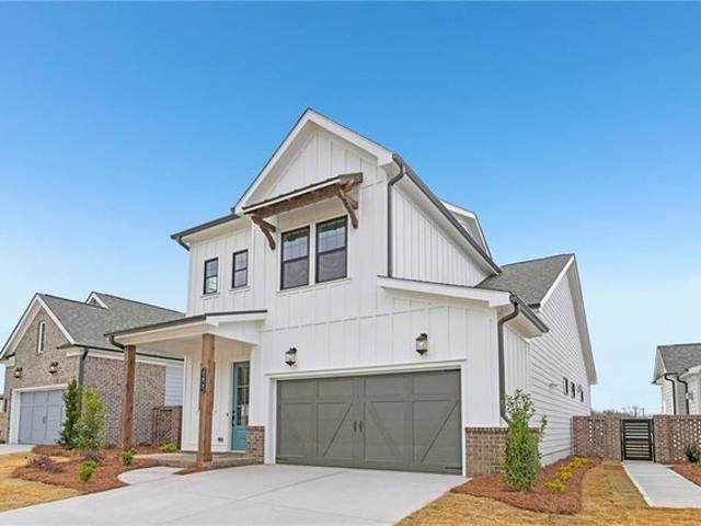 182 Herring Dr, Hoschton, GA 30548