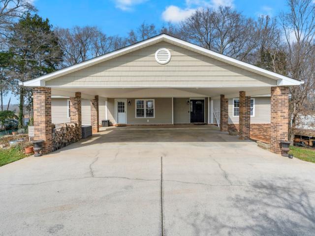 182 Loop Dr