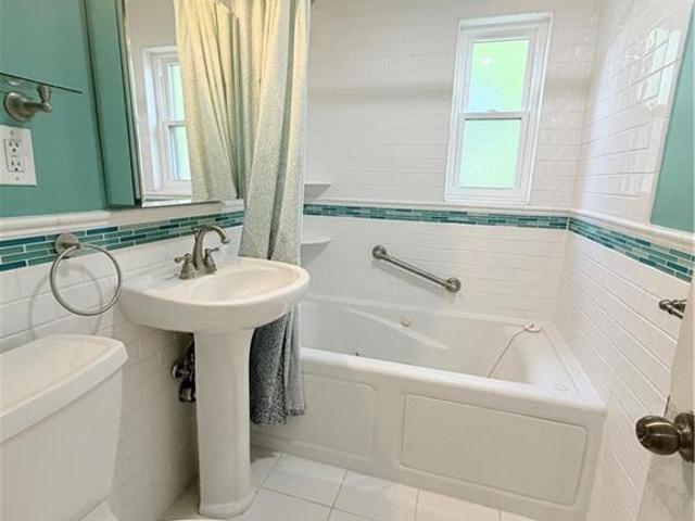 182 Newman Street 2309
