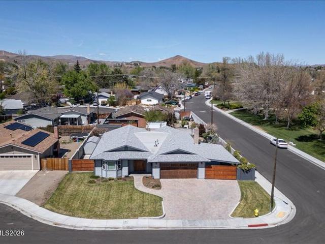 182 Rodger Cir, Sparks, NV 89431
