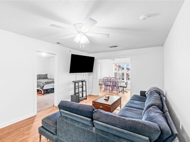 182 University Village Dr Apt E, Central, SC 29630