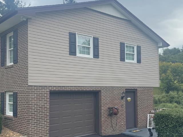 182 Valley Dr