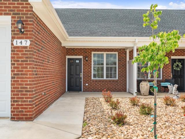 182 Villa Oak Circle