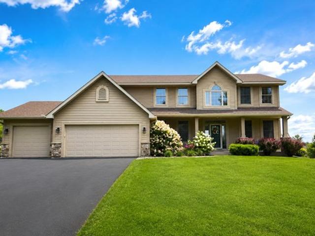 18344 Lake Forest Dr, Lakeville, MN 55044