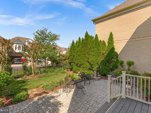 18349 Fairway Oaks Square