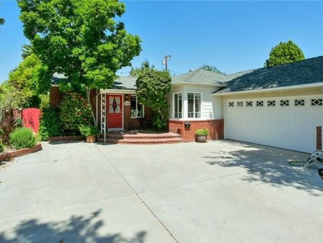18349 Sylvan St, Tarzana, CA 91335
