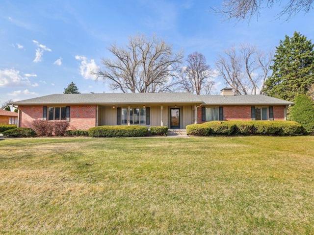 1834 Home St, Hastings, NE 68901
