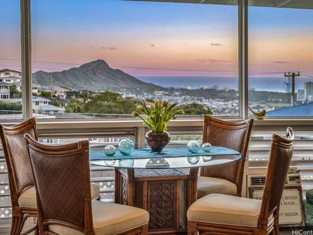 1834 St Louis Dr, Honolulu, HI 96816