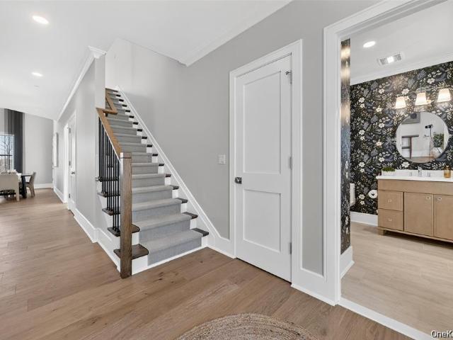 1834 Soundview Court