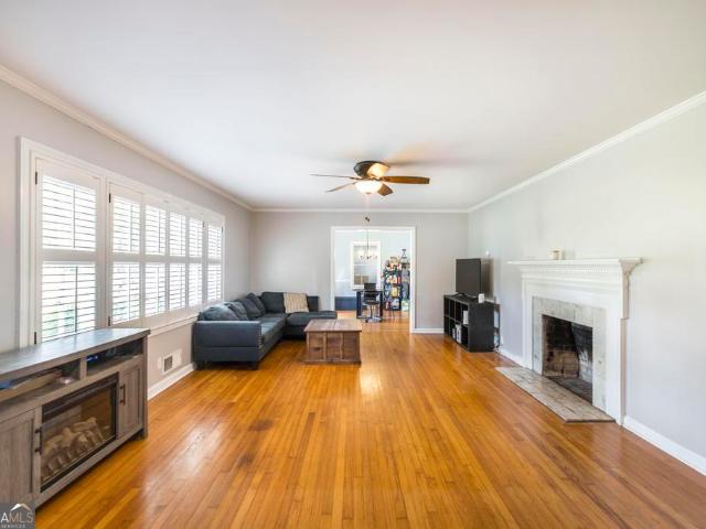 1834 Waverland Circle