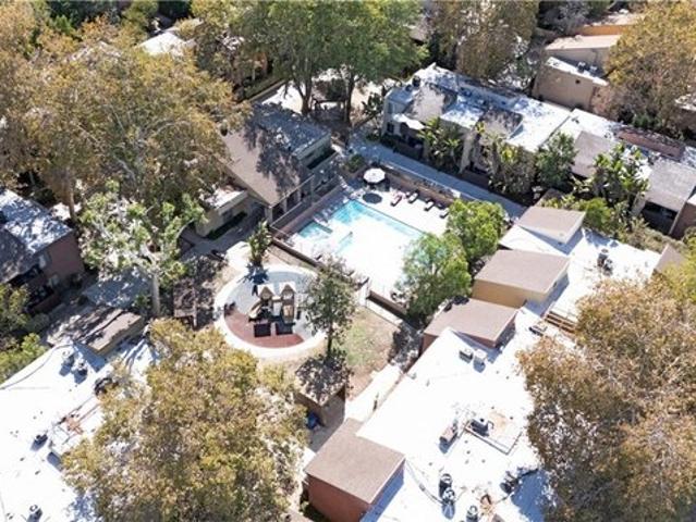 18350 Hatteras St Apt 206, Tarzana, CA 91356