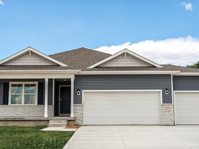 18352 Cary St, Omaha, NE 68136