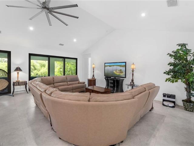18355 Fairmont Dr, Naples, FL 34114 | MLS #226019