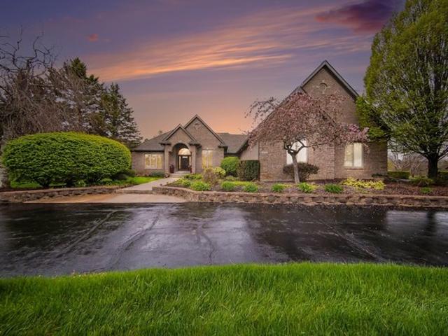 1835 Brookview Dr, Saline, MI 48176
