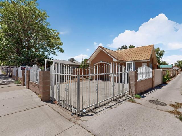 1835 Broadway Boulevard SE