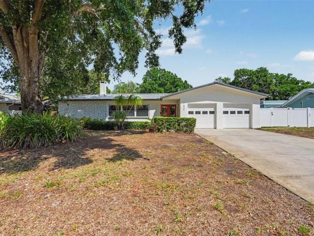 1835 Dormieone Rd N, Saint Petersburg, FL 33710
