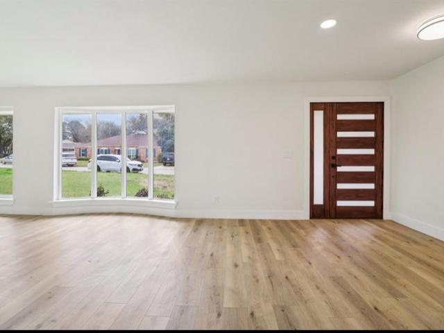 1835 E Cedar Elm Drive