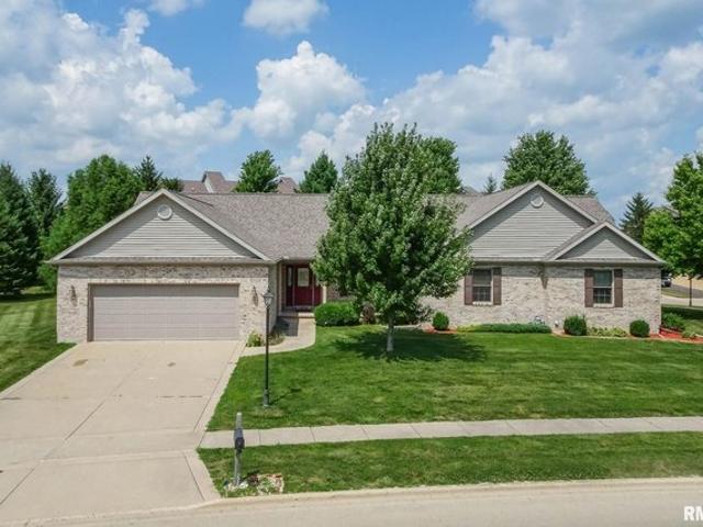 1835 Kingsbury Rd, Washington, IL 61571