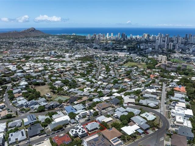 1835 St Louis Dr, Honolulu, HI 96816