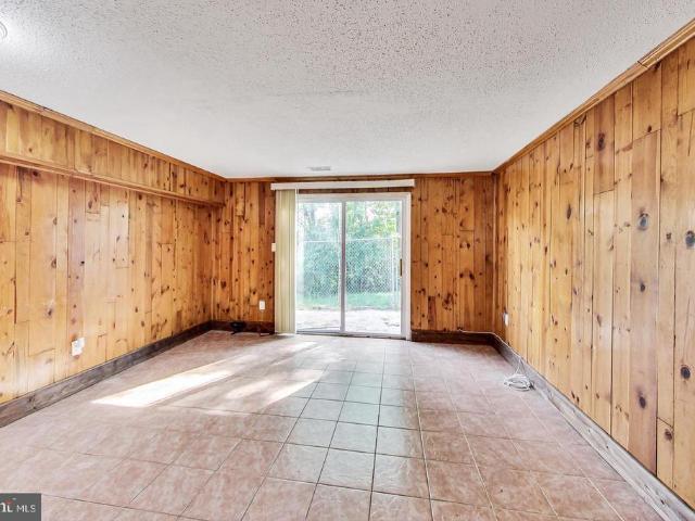 1835 Village Green Drive