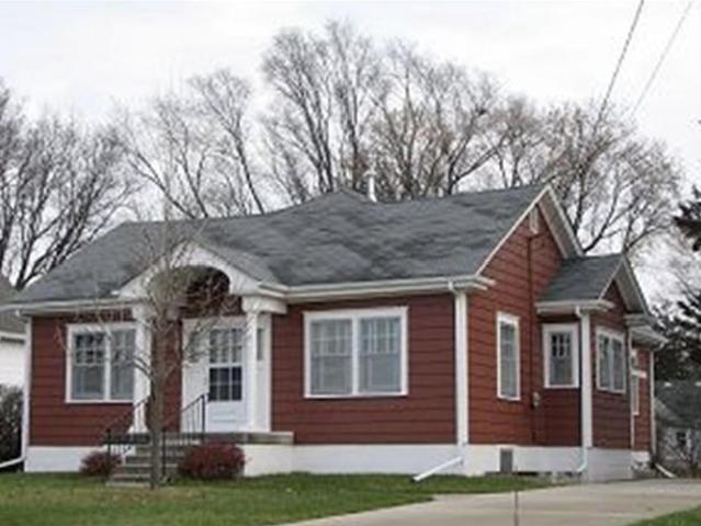 1835 1st St, Nevada, IA 50201