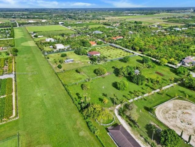 18368 154th St SW, Miami, FL 33187