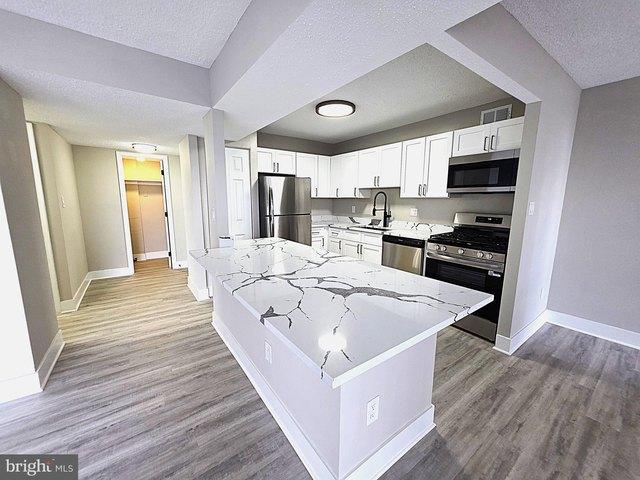 1836 Metzerott Rd Apt 427, Adelphi, MD 20783