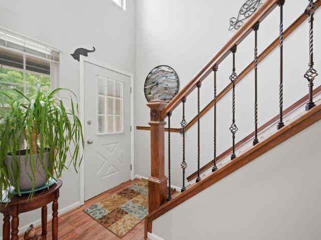 1836 Cliffview Lane
