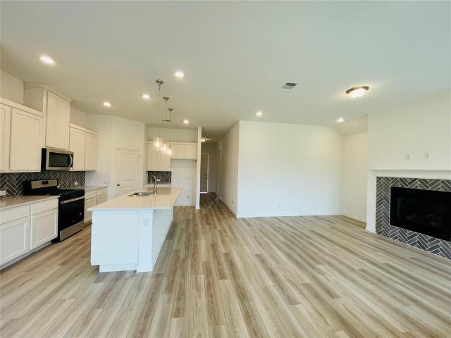 1836 Lockhart Drive
