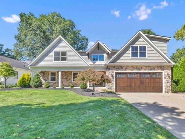 1836 Wynwood Dr, Rocky River, OH 44116