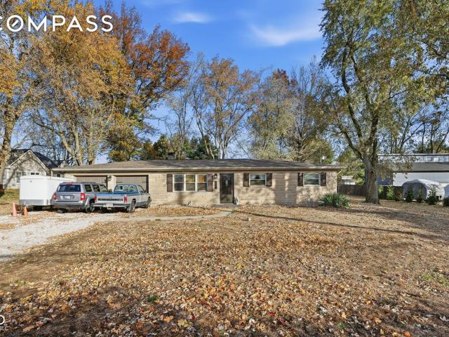 1836 W Main St, Carmel, IN