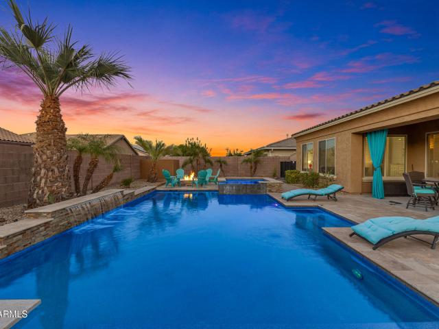 18372 w paradise lane