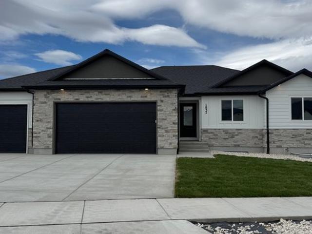 1837 N Mantle Way Unit 405, Tooele, UT 84074