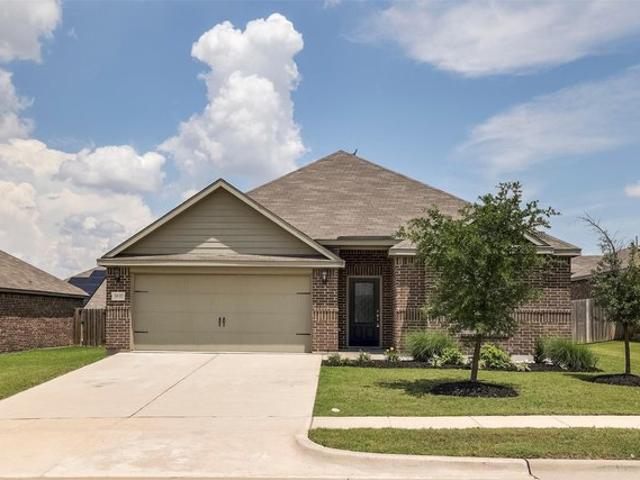 1837 Chesapeake Dr, Crowley, TX 76036