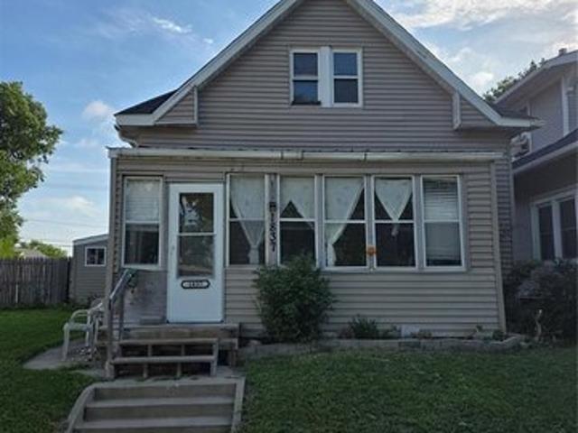 1837 D St SW, Cedar Rapids, IA 52404