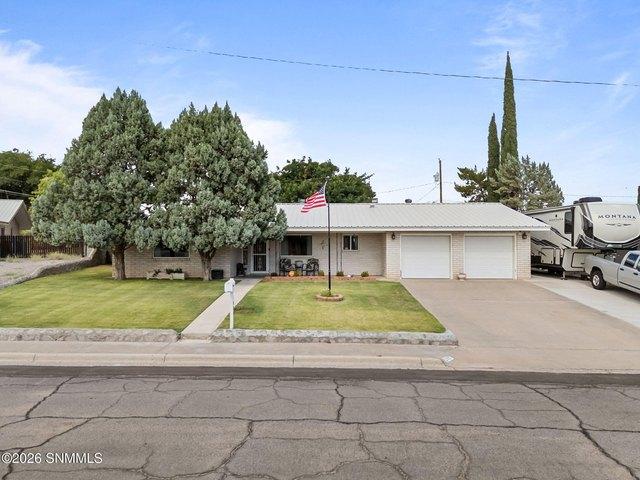 1837 Fairway Cir, Las Cruces, NM 88011