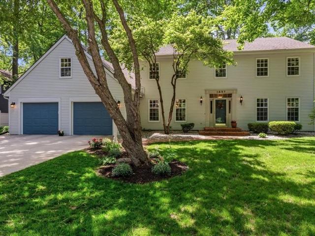 1837 S Lee St, Appleton, WI 54915