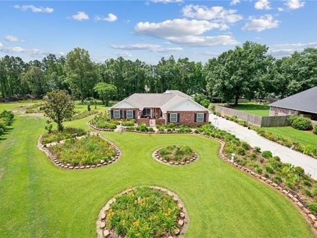 18382 Wisteria Dr, Ponchatoula, LA 70454