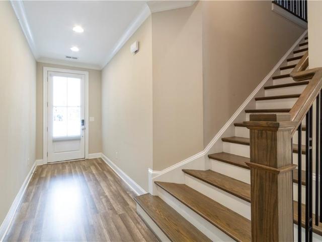 1838 Glenview Park Circle