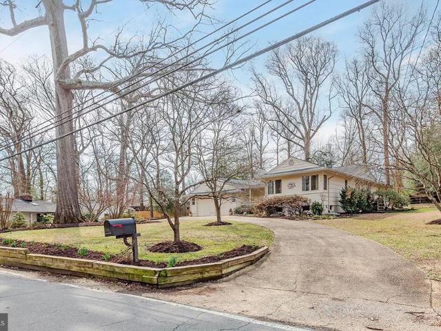 1838 Lindamoor Drive