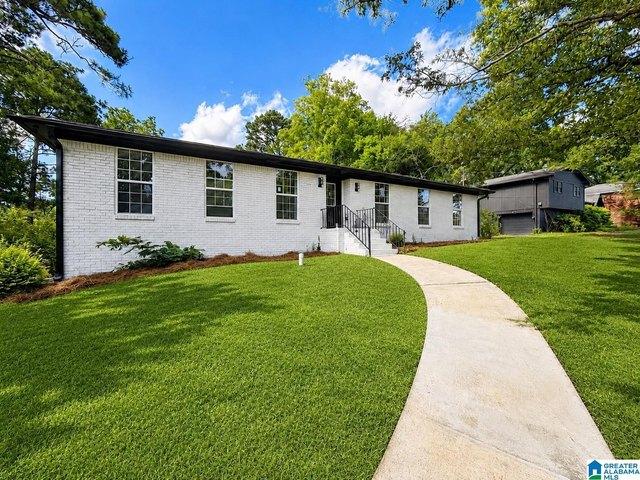 1838 Tall Timbers Dr, Hoover, AL 35226