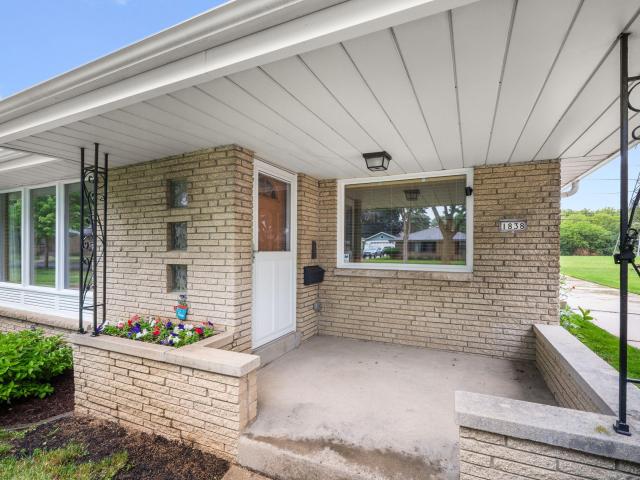 1838 W Plainfield Ave