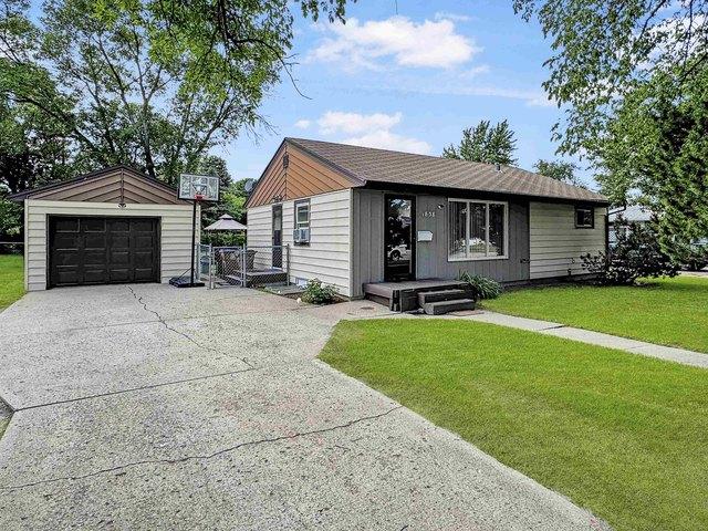 1838 5th St SW, Minot, ND 58701